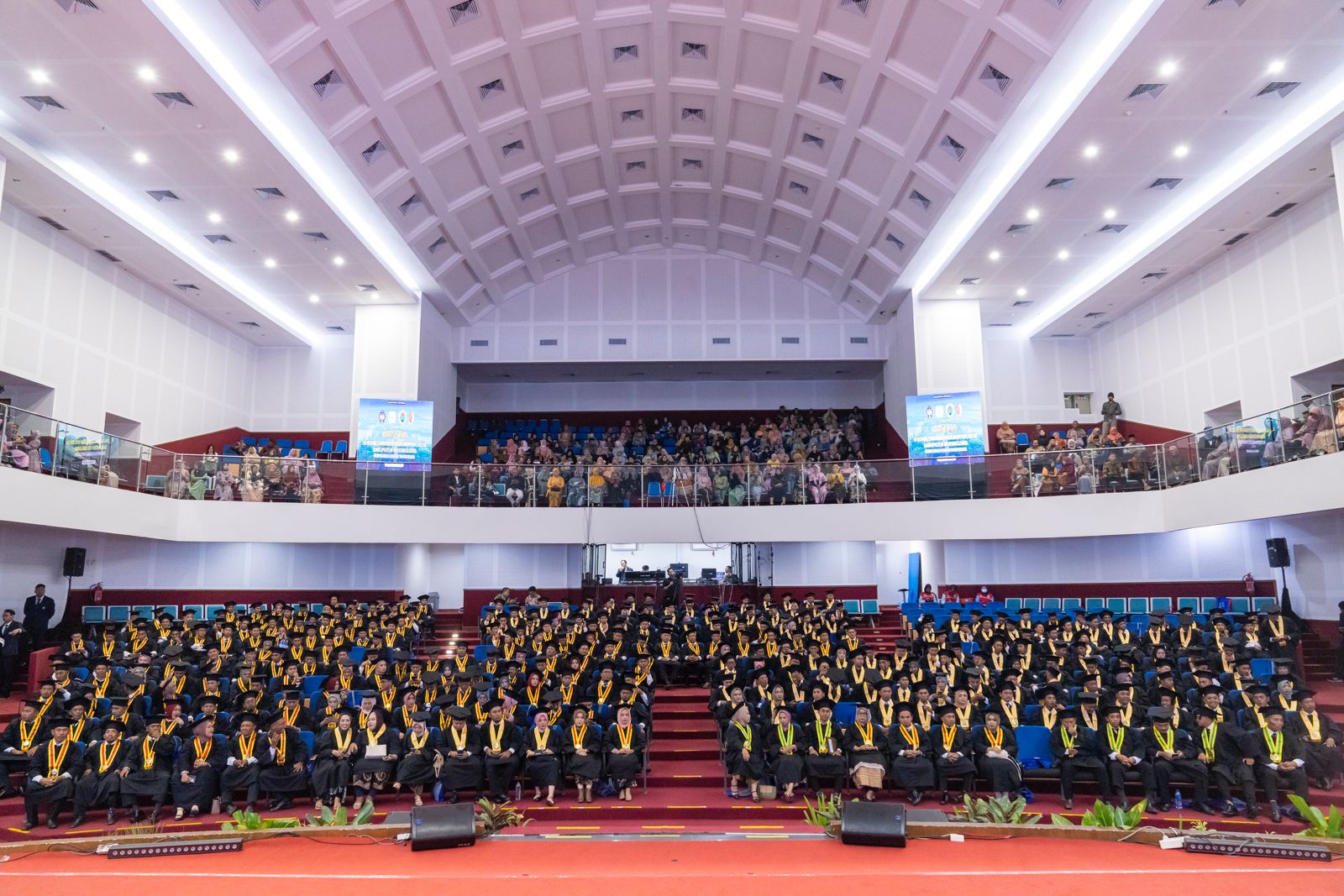 UNY Mewisuda 384 Aparat Desa Kabupaten Bojonegoro Melalui Program RPL ... UNY Mewisuda 384 Aparat Desa Kabupaten Bojonegoro Melalui Program RPL ...